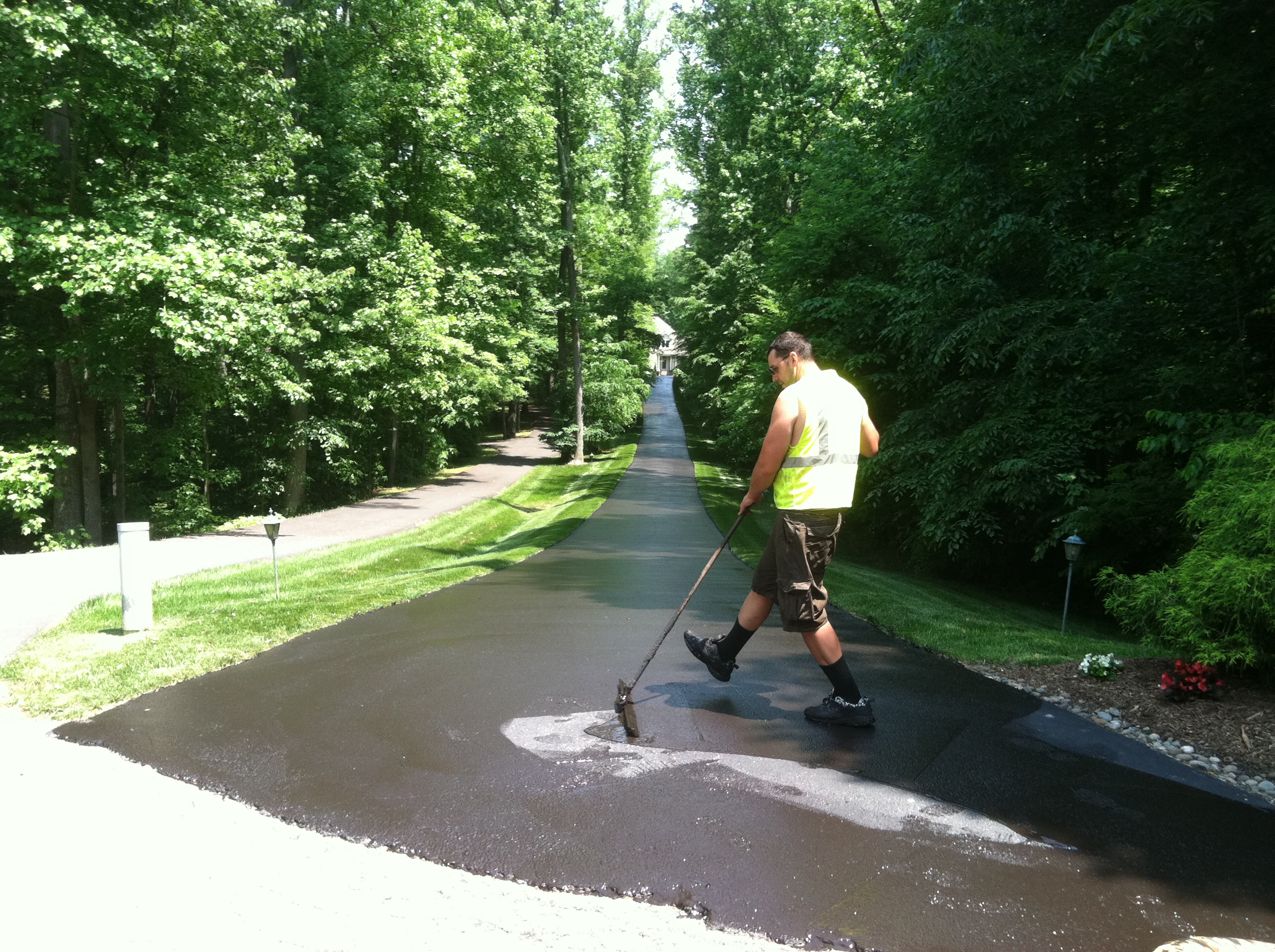 driveway-sealcoating